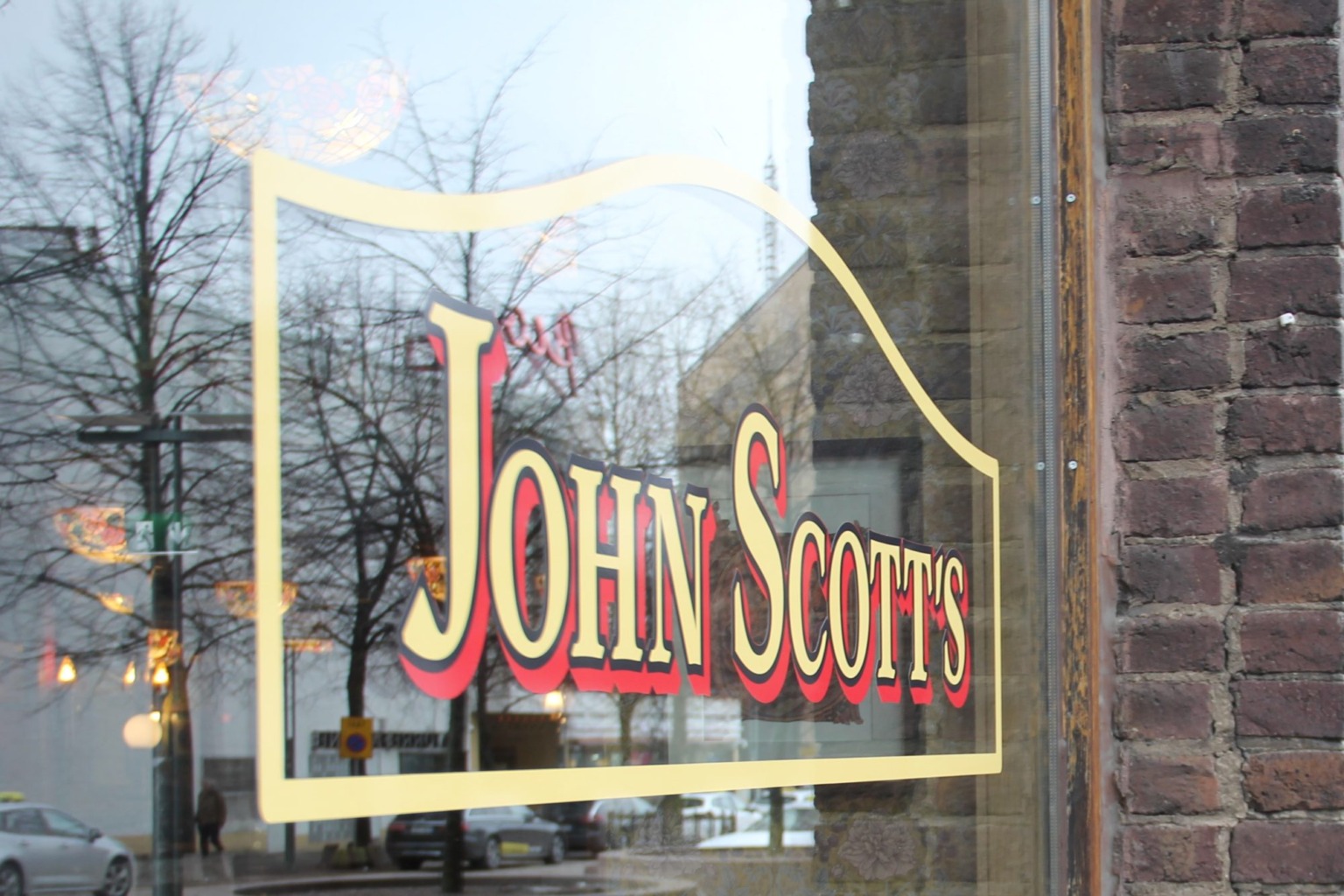 John Scott’s avasi ensimmäisen ravintolansa Suomessa – tarjolla on ...