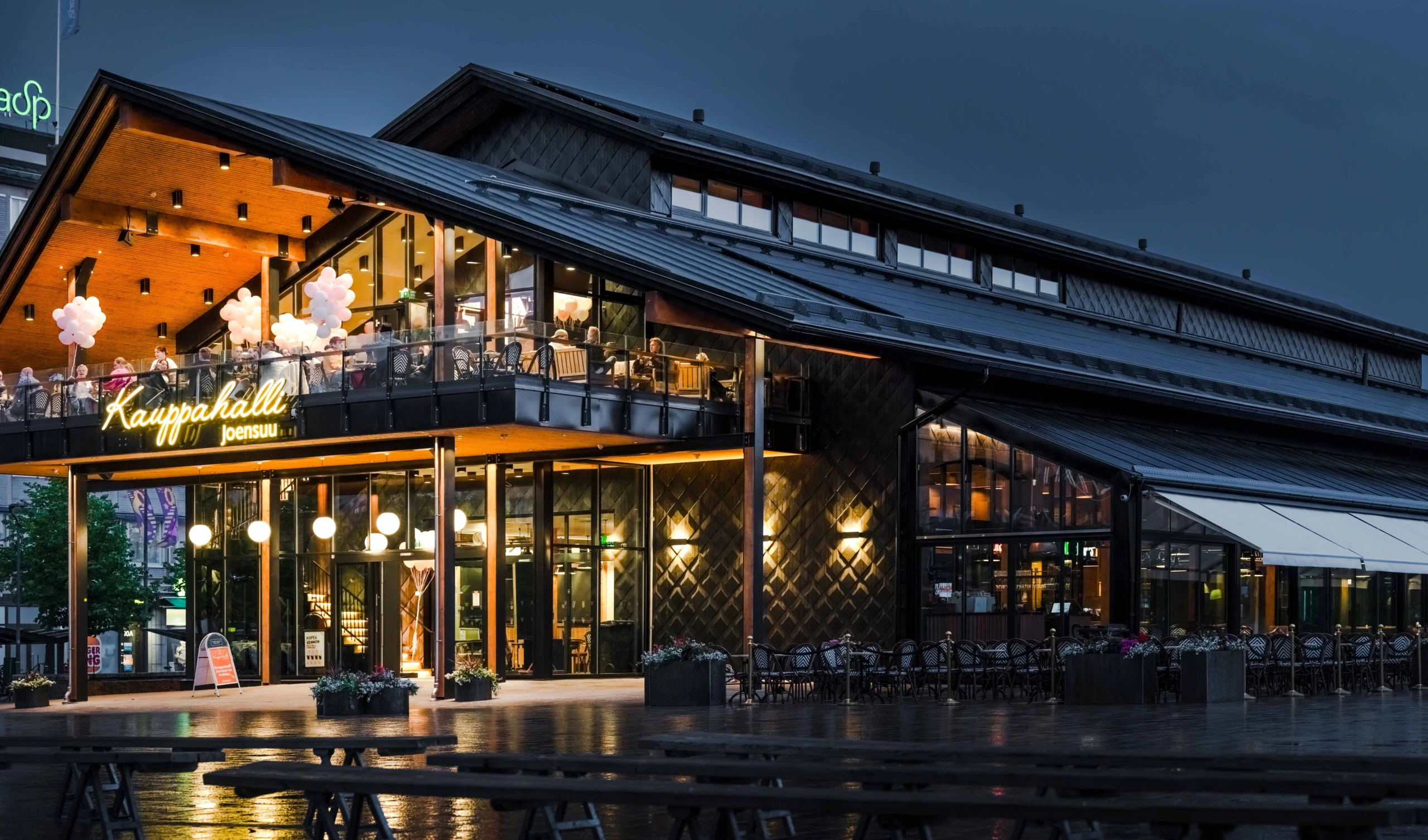 Kauppahalli Joensuu loistaa kuin kaunis lyhty - Toptravels