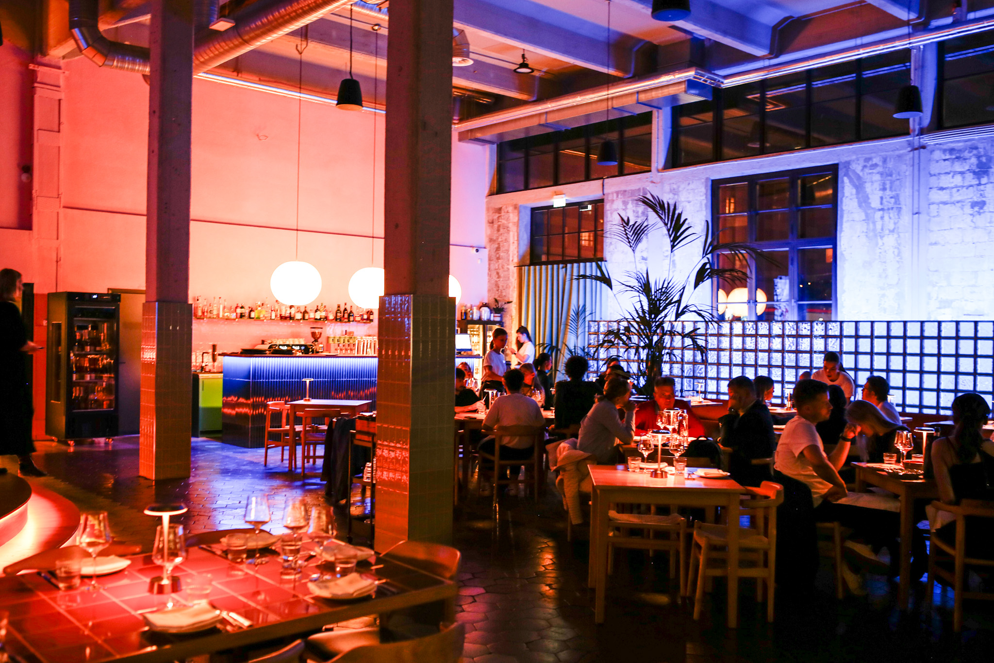 Tallinnan Noblessner alueen elämys: Lessner Bar ja Uma-ravintola